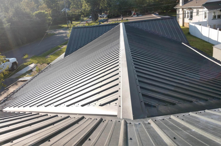 Do Metal Roofs Trap Heat in a Fire? Safety & Benefits Explained